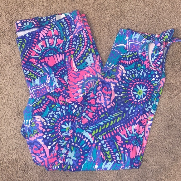 Bottoms | Lilly Pulitzer Maia Cropped Legging No Prob Llama | Poshmark